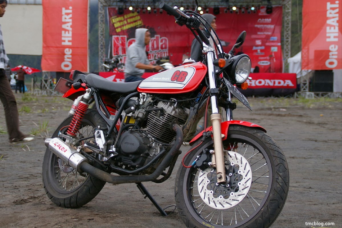 Honda Cb 100- WallpaperUse