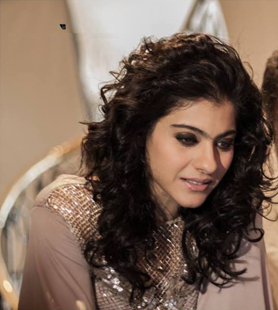 Beautiful Kajol- WallpaperUse