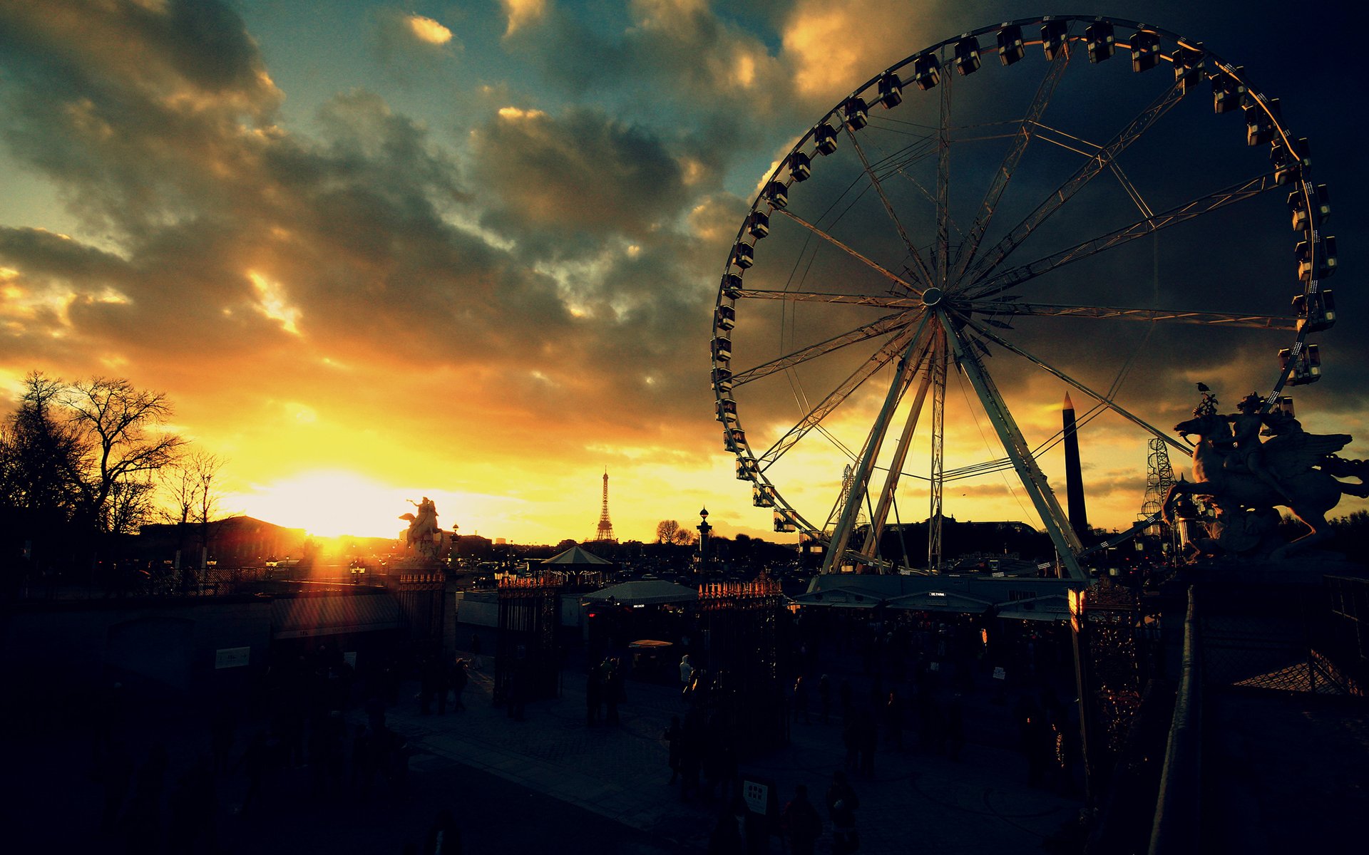 Ferris Wheel Sunset Paris Clouds Wallpaper - Ferris Wheel Scene With ...