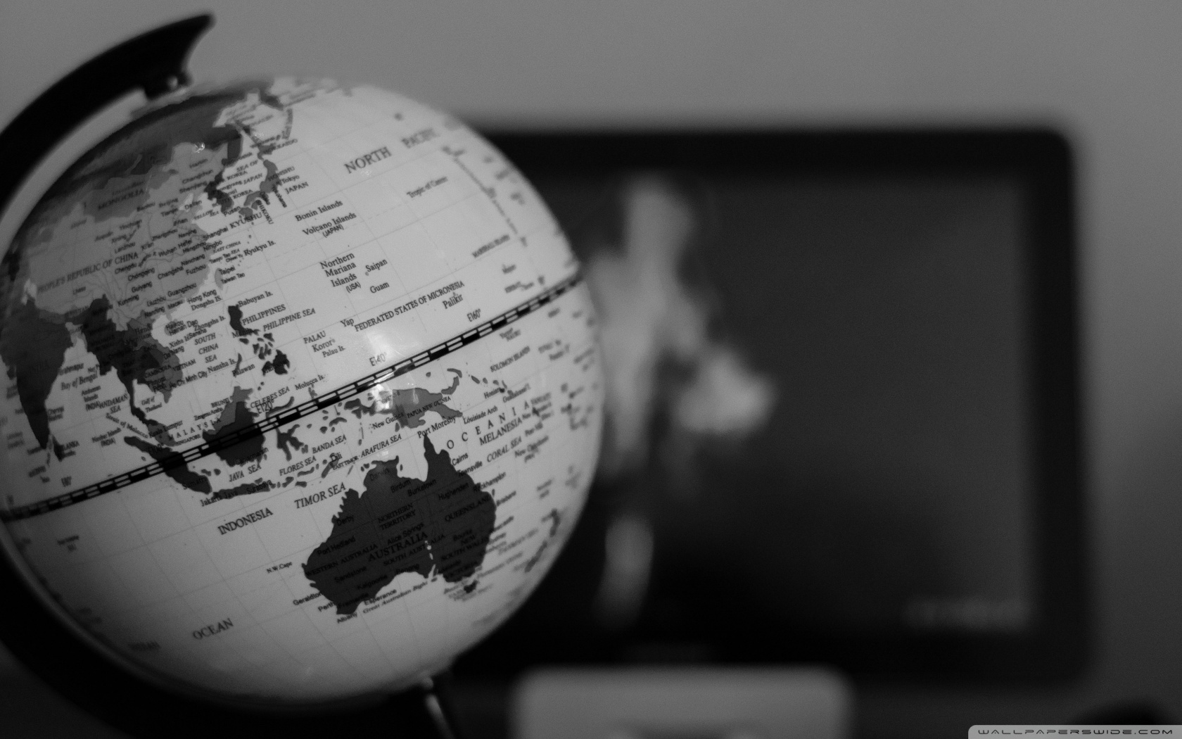 Globe Wallpaper - Foreign Language- WallpaperUse