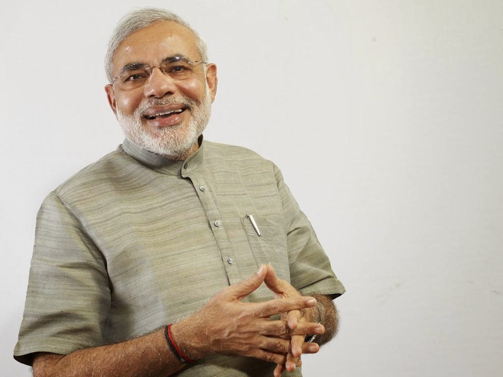 Kapil Sharma With Narendra Modi- WallpaperUse