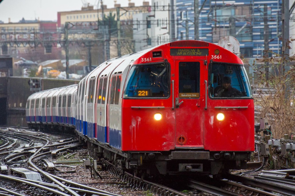 London Tube Underground - Electric Locomotive- WallpaperUse