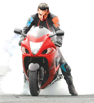 dhoom bike wallpaper,motorcycle racer,vehicle,motorcycle,motor vehicle ...