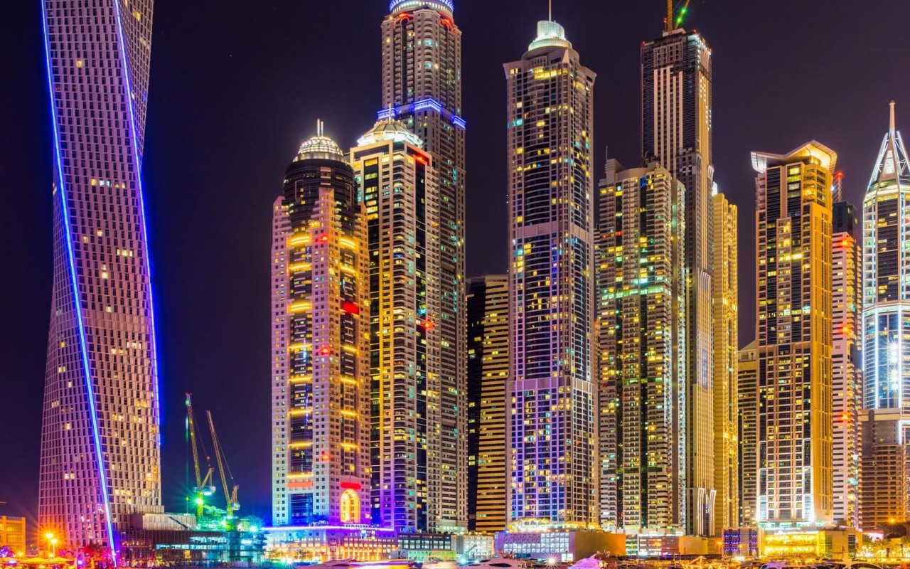 Beautiful Scenery Of Buildings- WallpaperUse