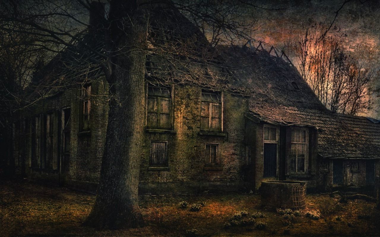 Dark Old House- WallpaperUse