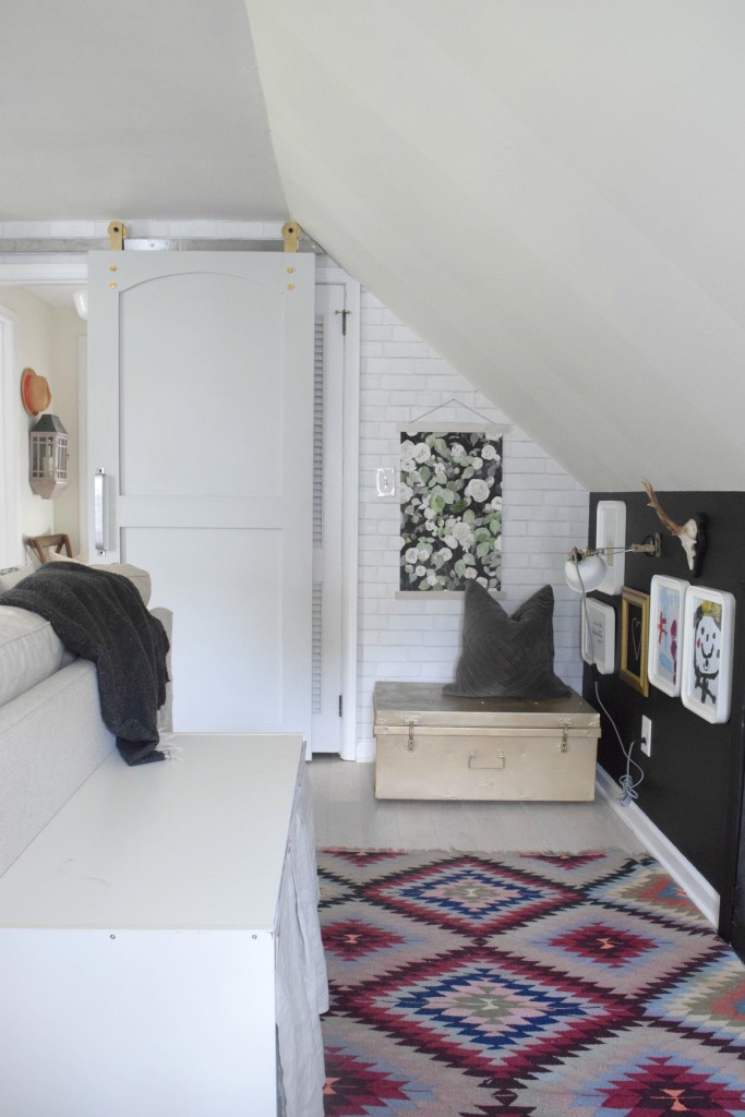 Family Room Paint With Devine Color And Wallpaper - Interior Design ...