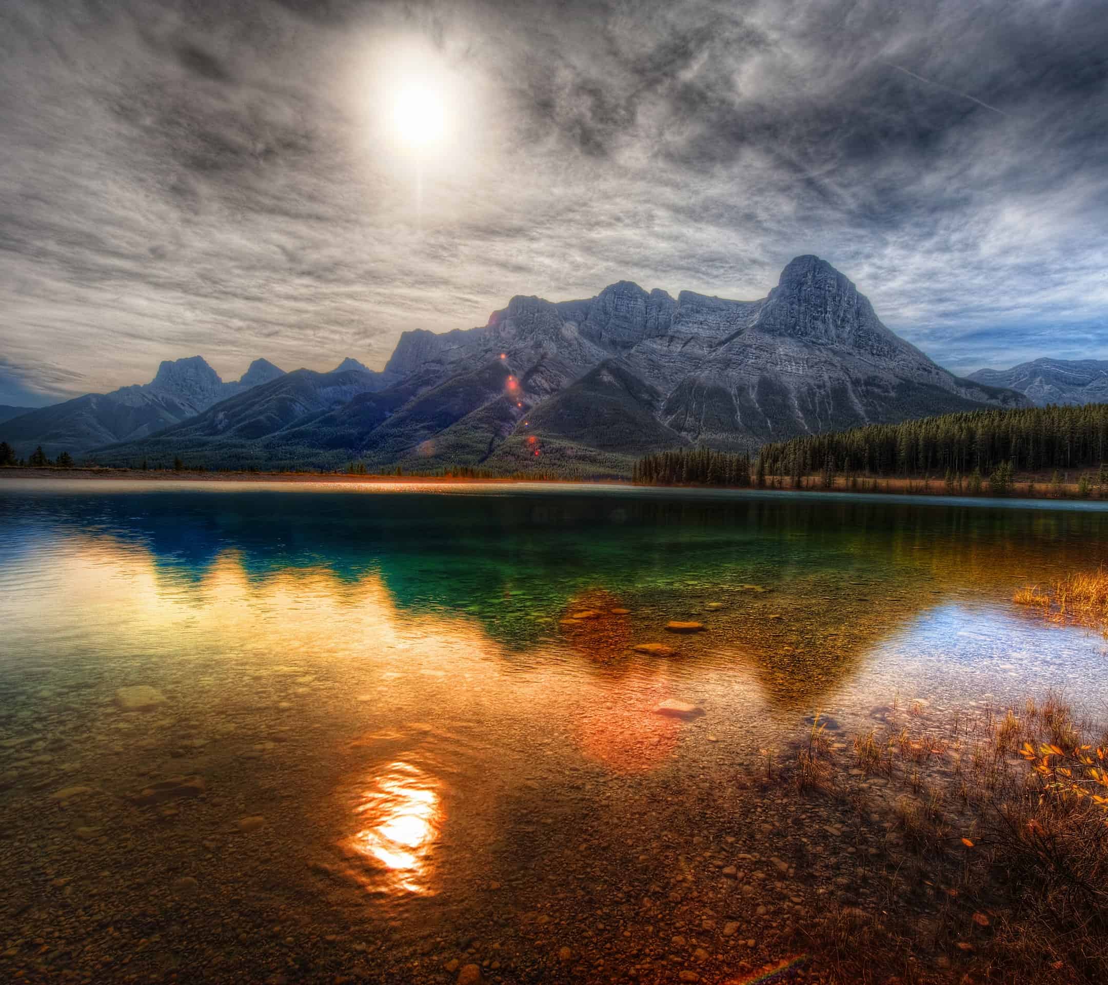 Shiny Lake- WallpaperUse