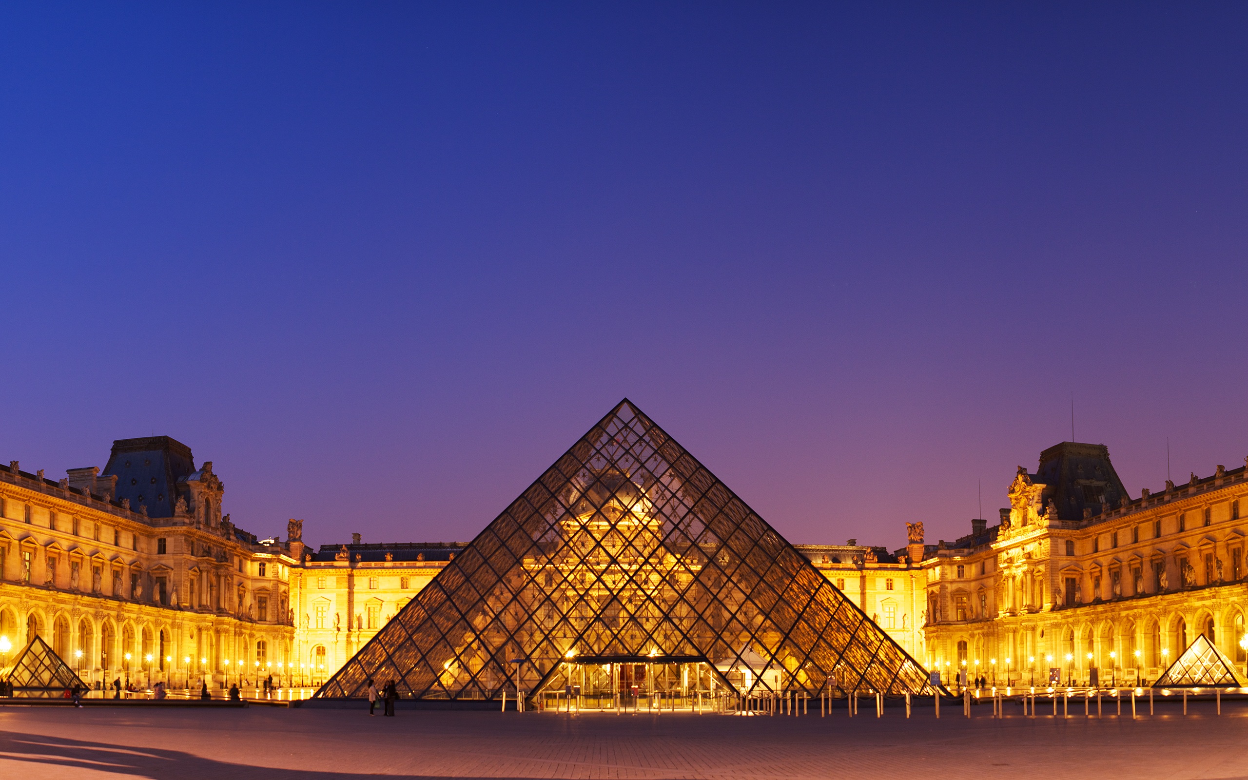 Louvre- WallpaperUse