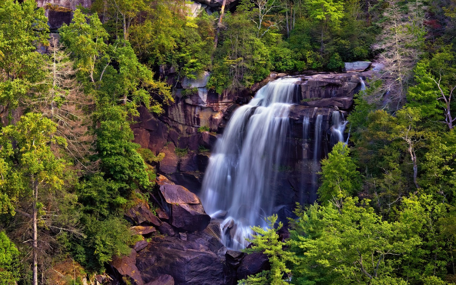 Windows 10 Spotlight 4k Waterfall- WallpaperUse