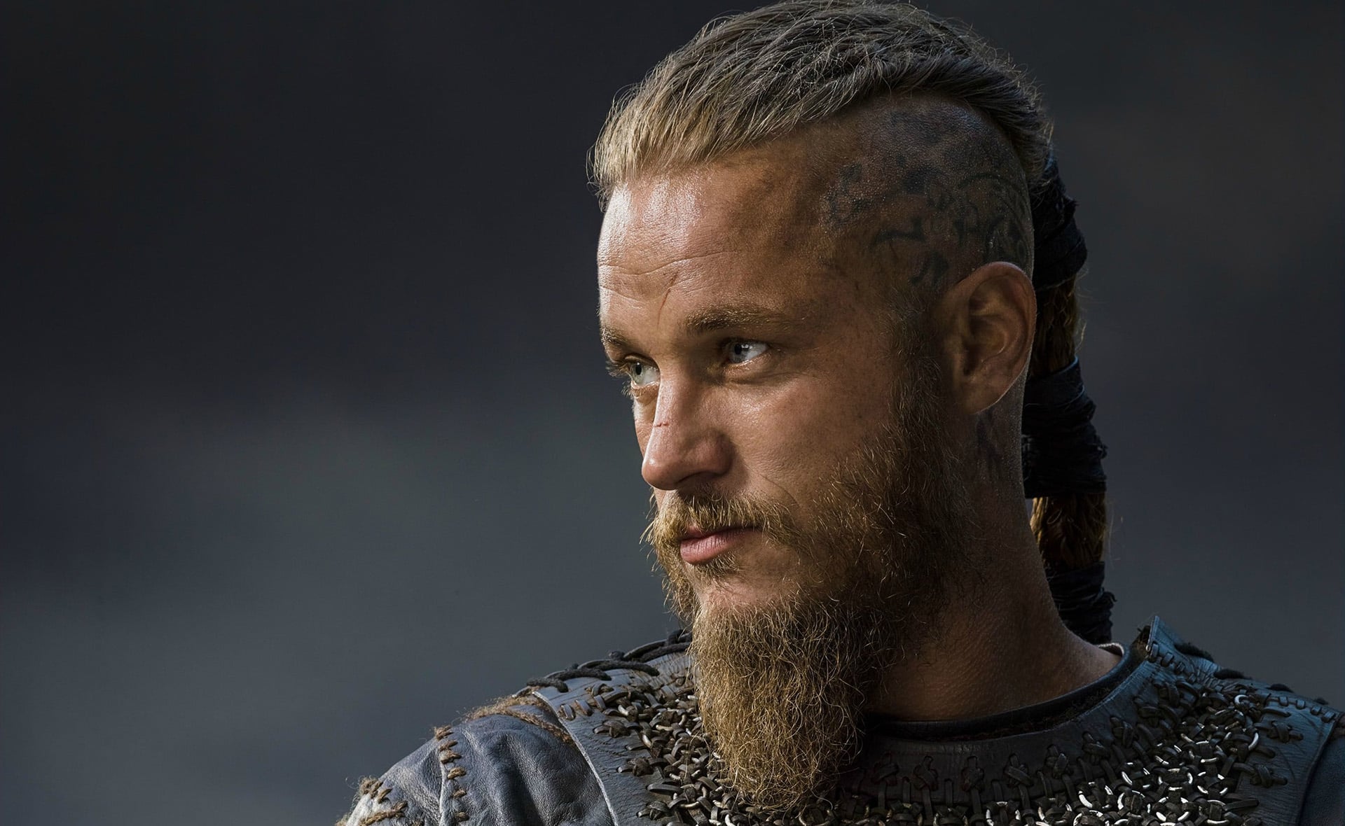 Ragnar Lothbrok- WallpaperUse