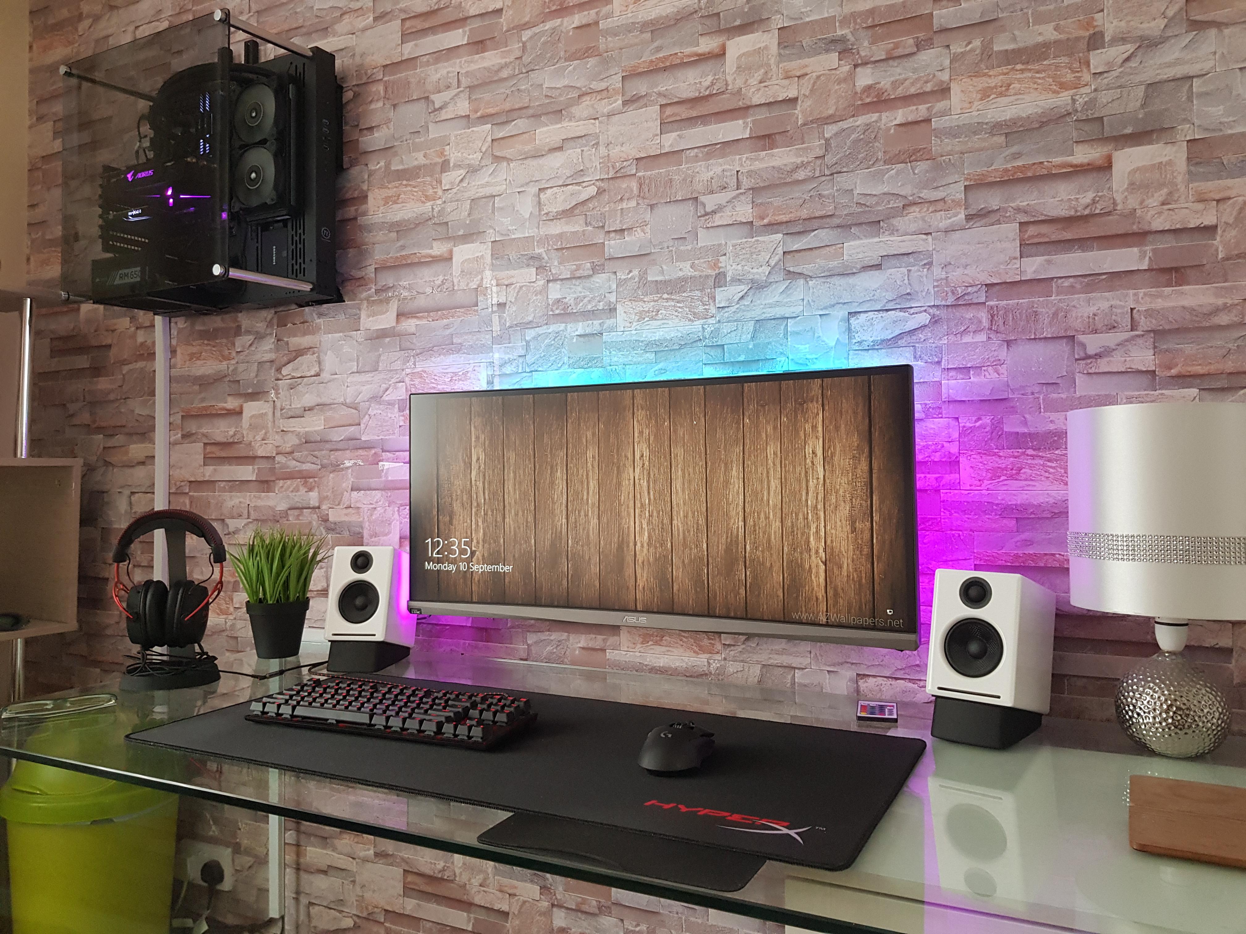 Wall Mounted Pc Setup- WallpaperUse
