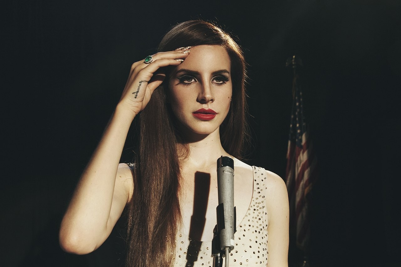 Lana Del Rey Portrait Photography- WallpaperUse