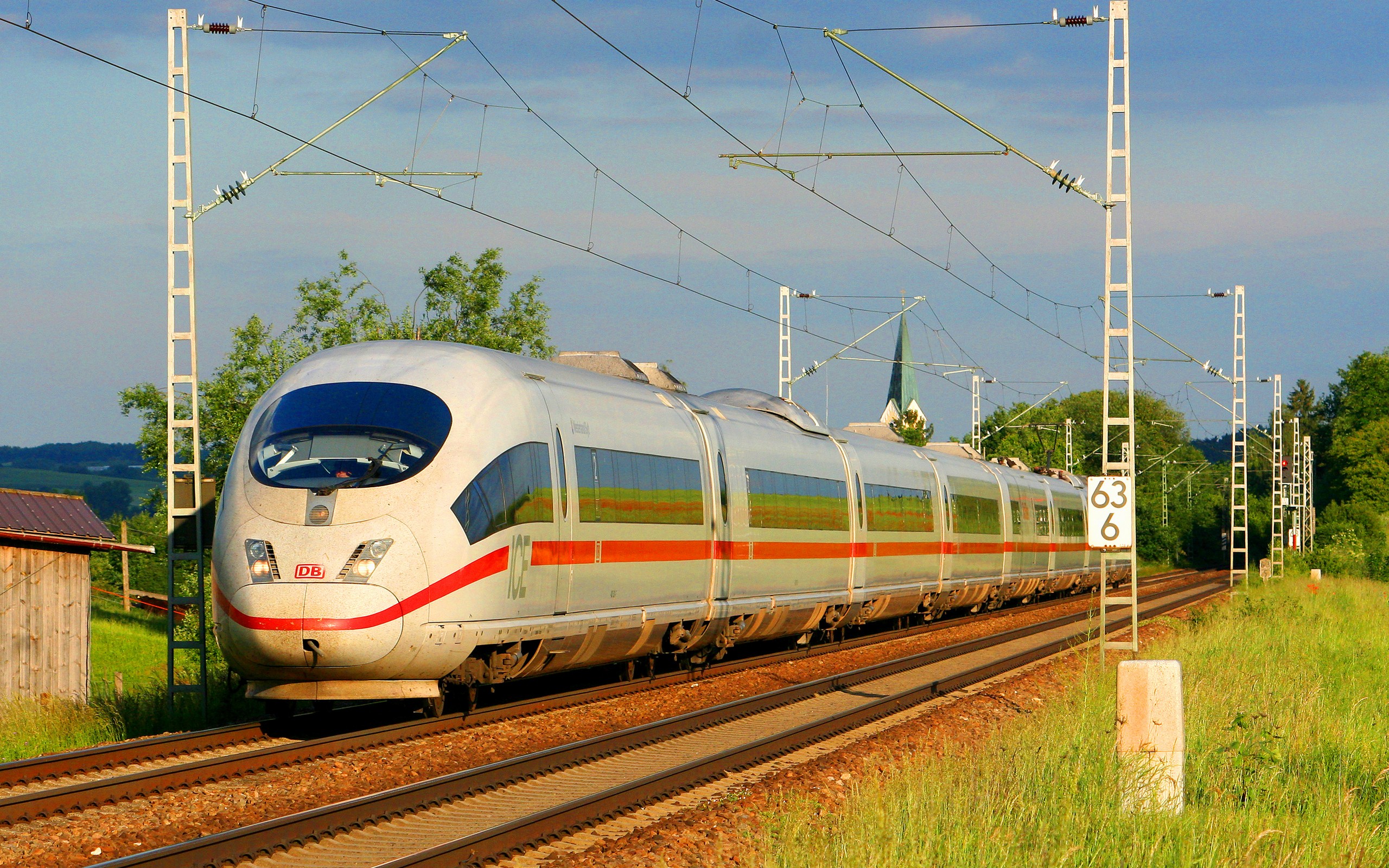 Ice 3 Train- WallpaperUse