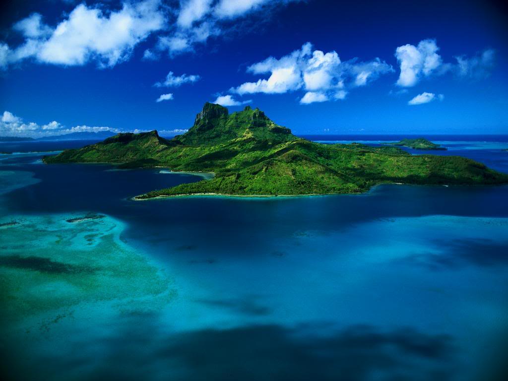 Comoros Landscape- WallpaperUse