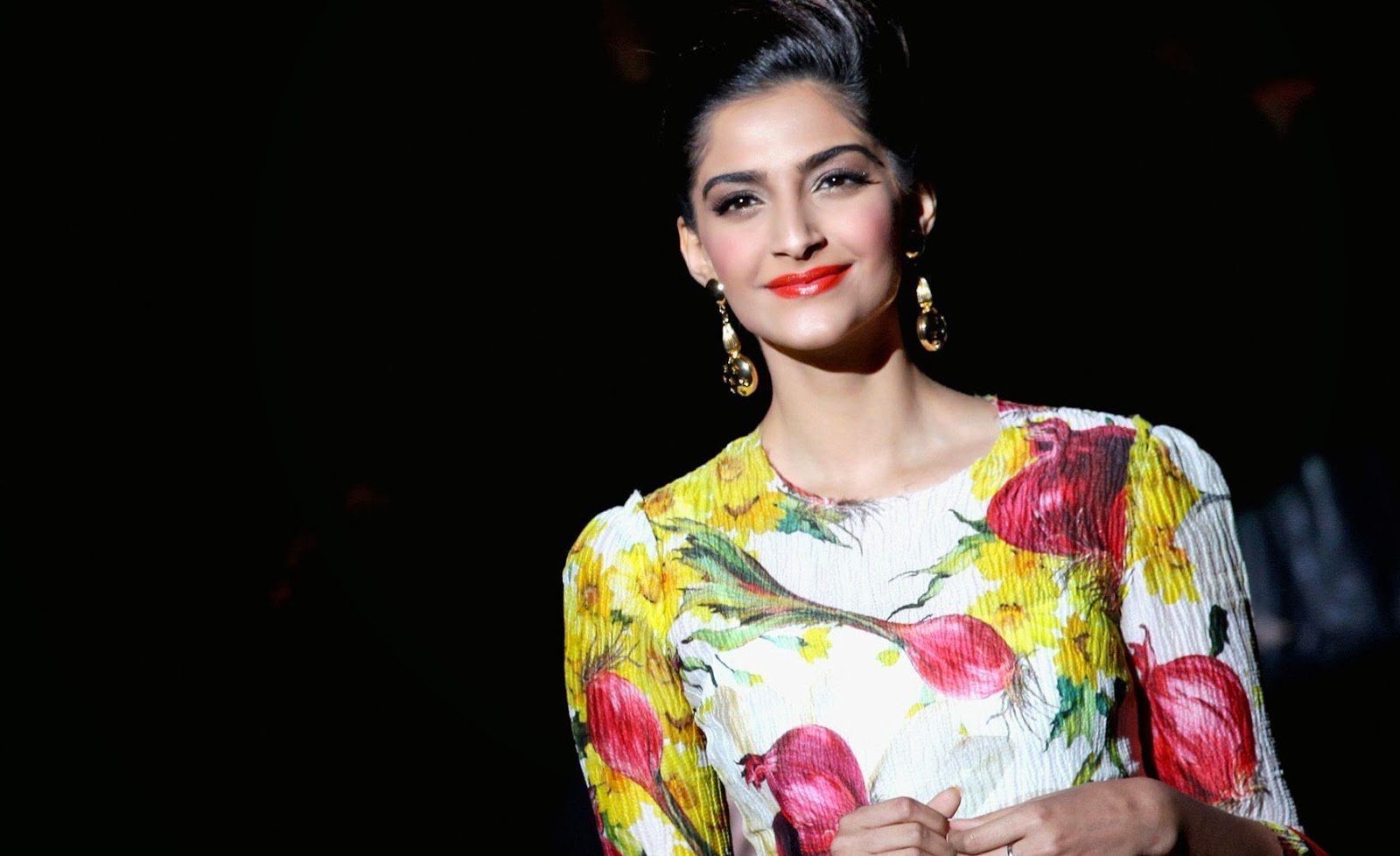 sonam kapoor hd wallpaper,fashion model,hair,fashion,beauty,yellow ...