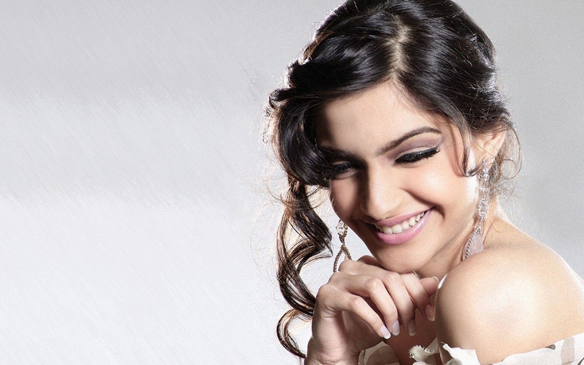 sonam kapoor hd wallpaper,hair,face,skin,hairstyle,facial expression ...