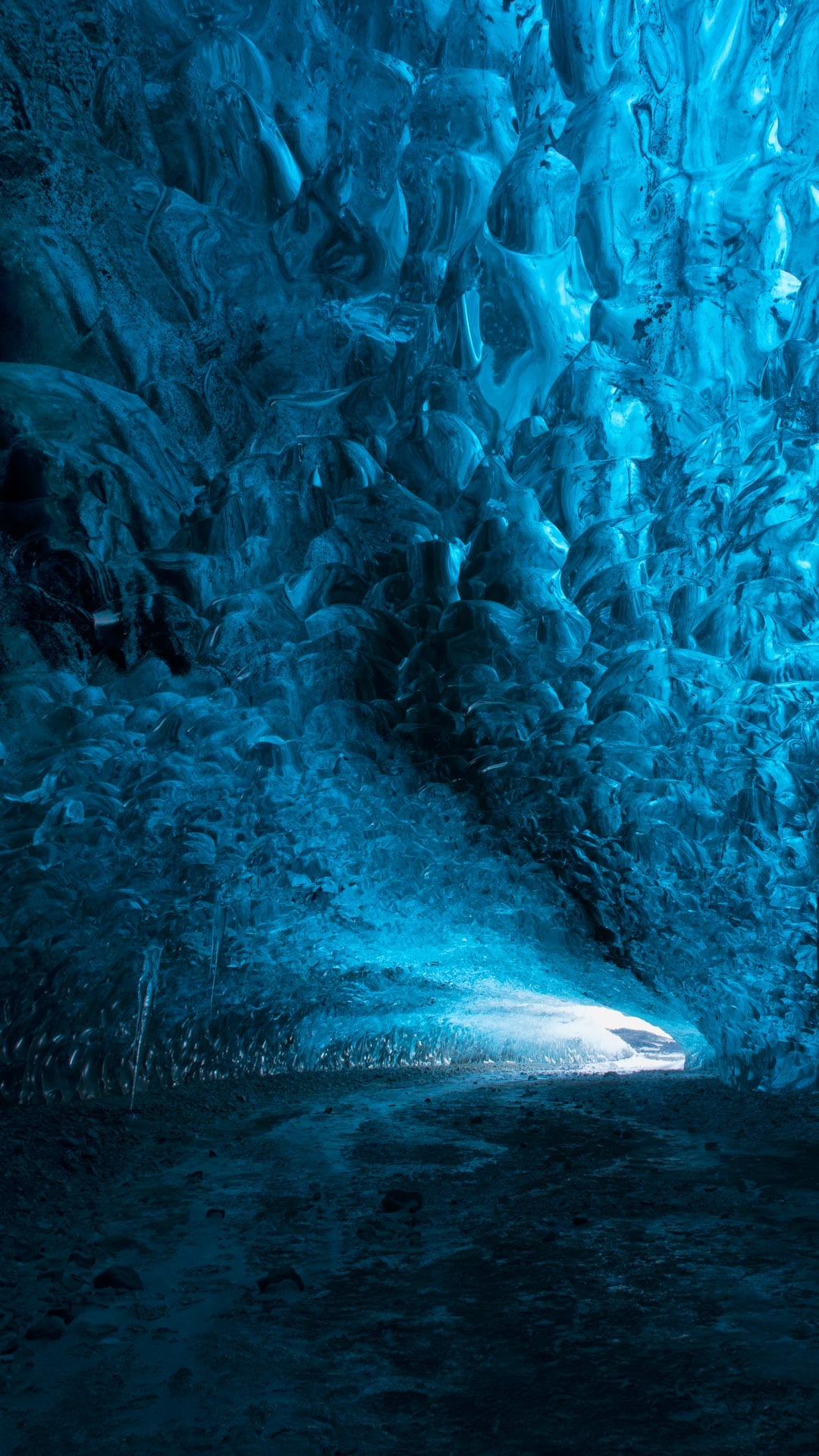 Windows 10 Ice Cave- WallpaperUse