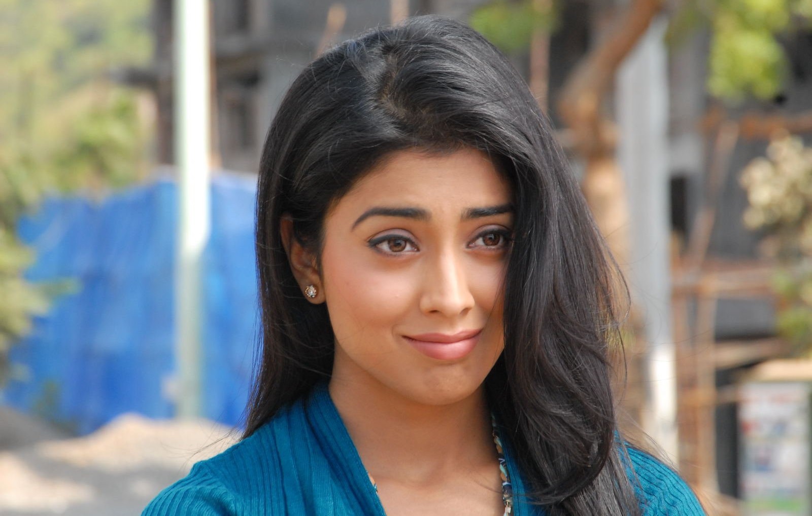 Hd Pic Shriya Saran- WallpaperUse