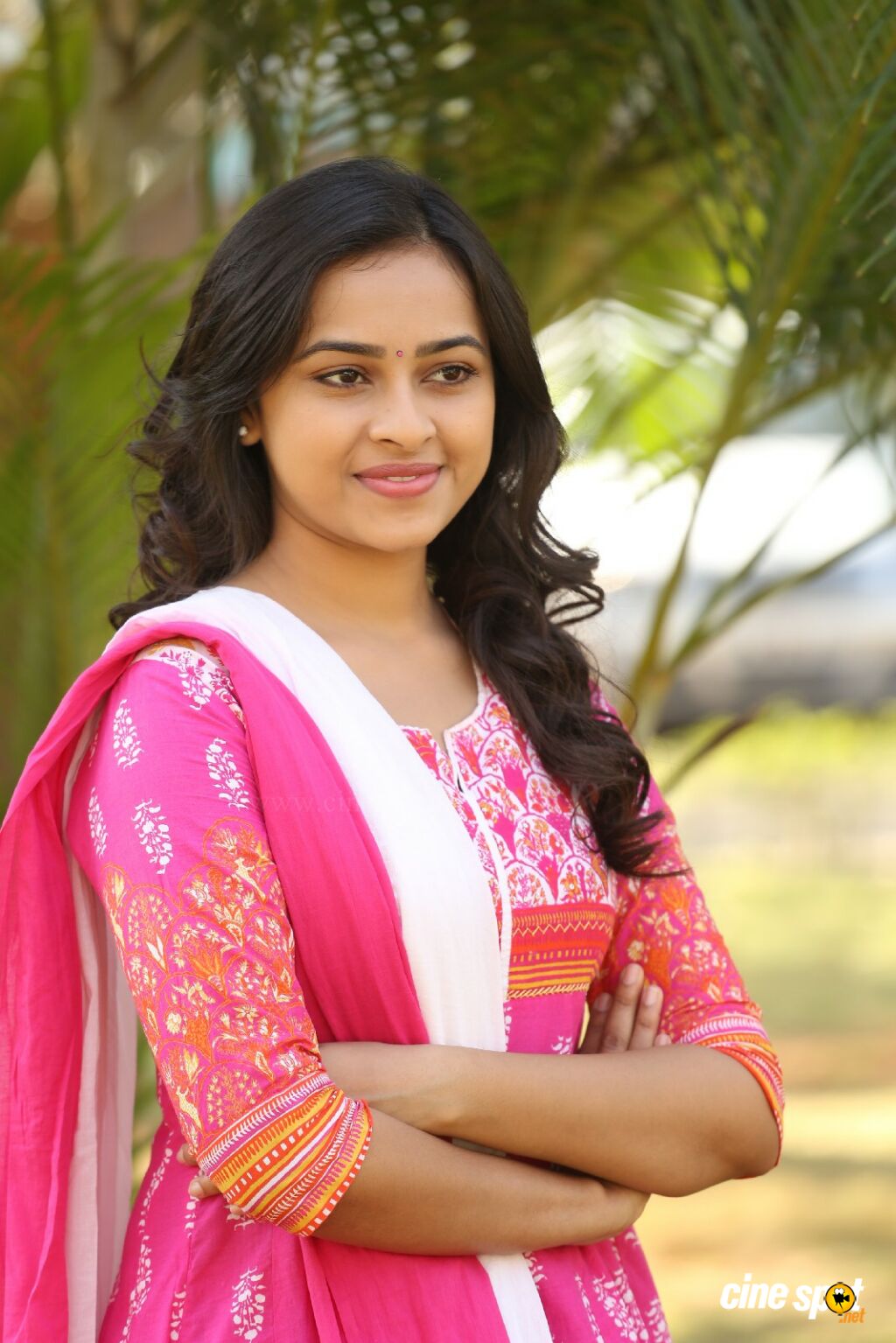 sri divya hd wallpaper,pink,photo shoot,magenta,abdomen,sari (#964903 ...