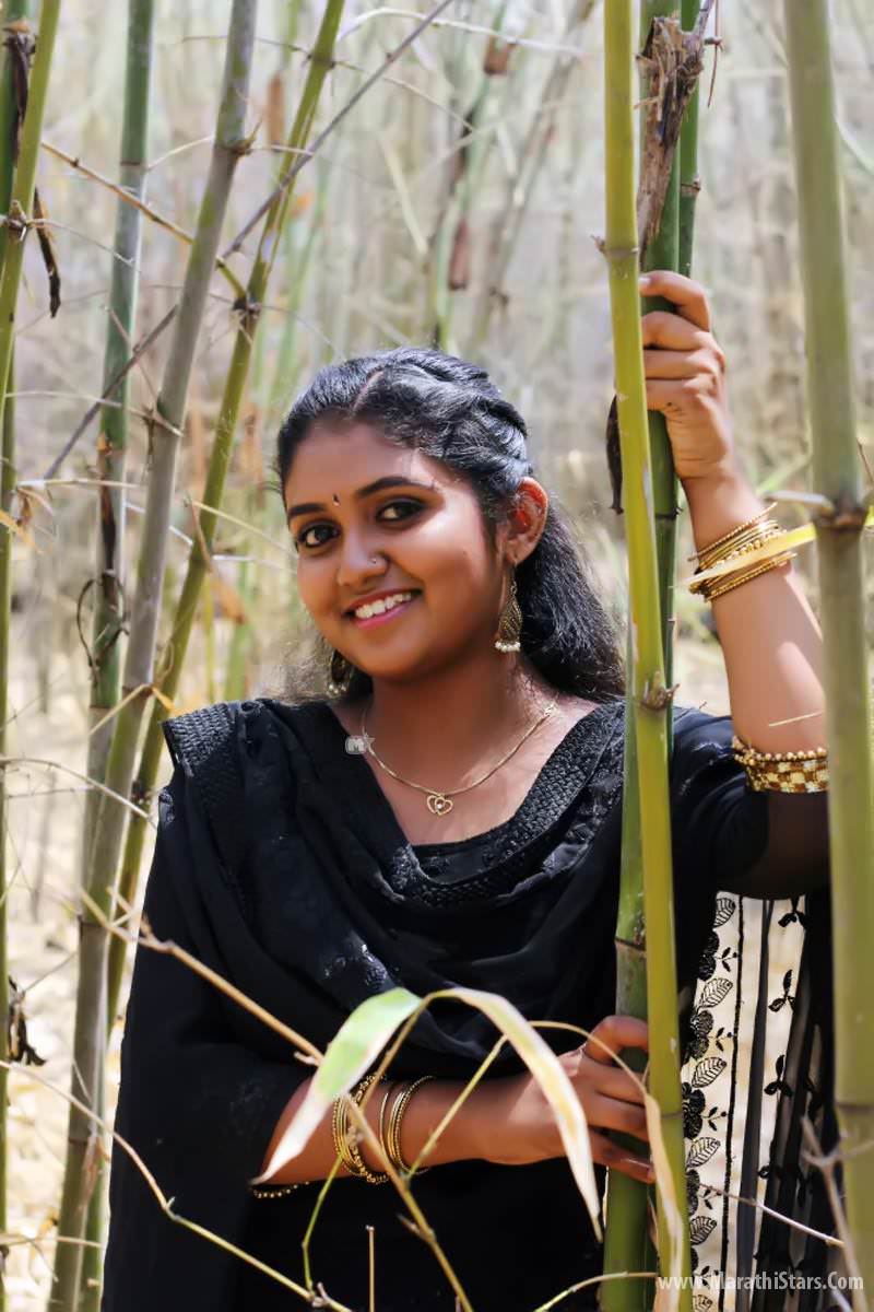 Hiroin Wallpaper- WallpaperUse