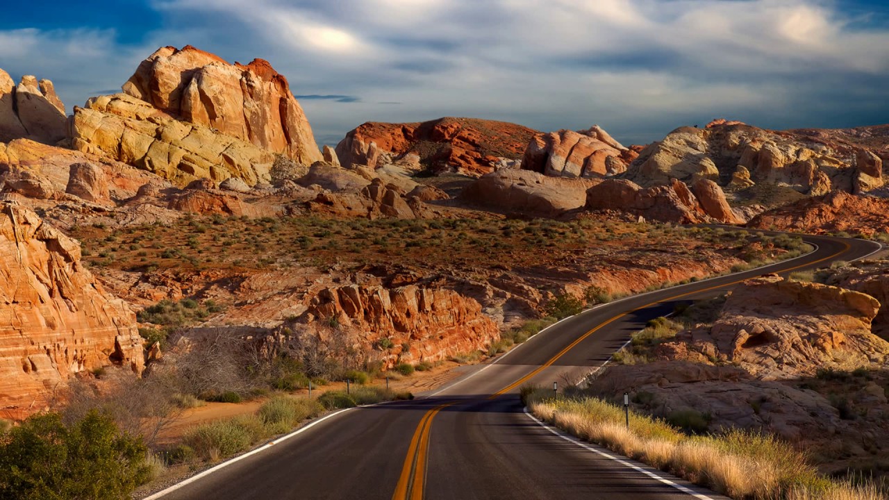 Windows Spotlight Images Road- WallpaperUse