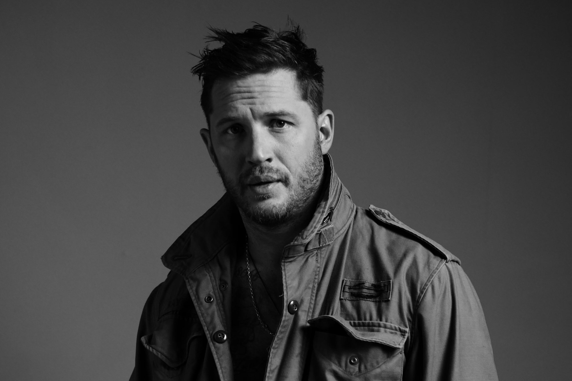 fondo de pantalla de tom hardy,cabello,peinado,barba,chaqueta,cuero ...